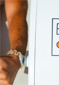 BOXaki: Key-Free Safety Box for Beach Umbrellas